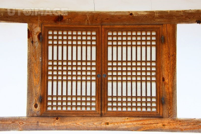 Traditional and Modern Hanok – Preserving and Polishing Our Heritage
